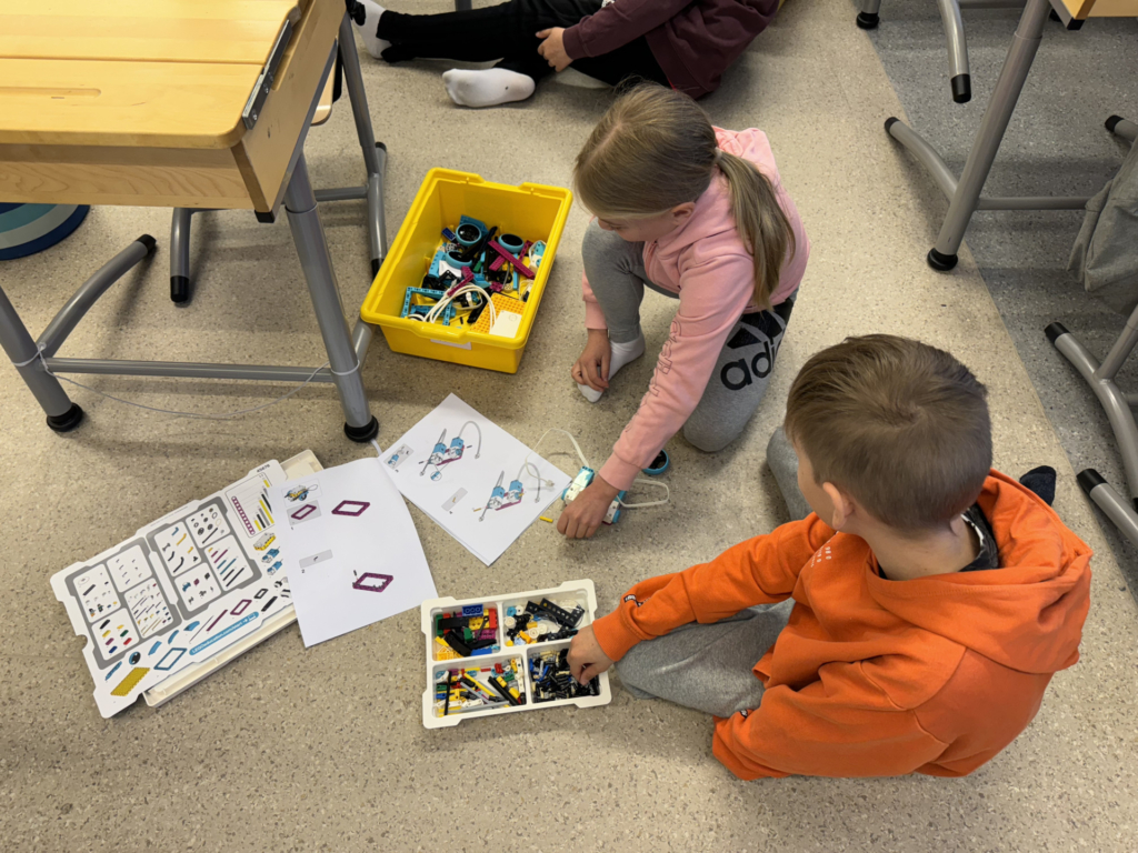 Robots and recycling: bringing energy education to schools through ...